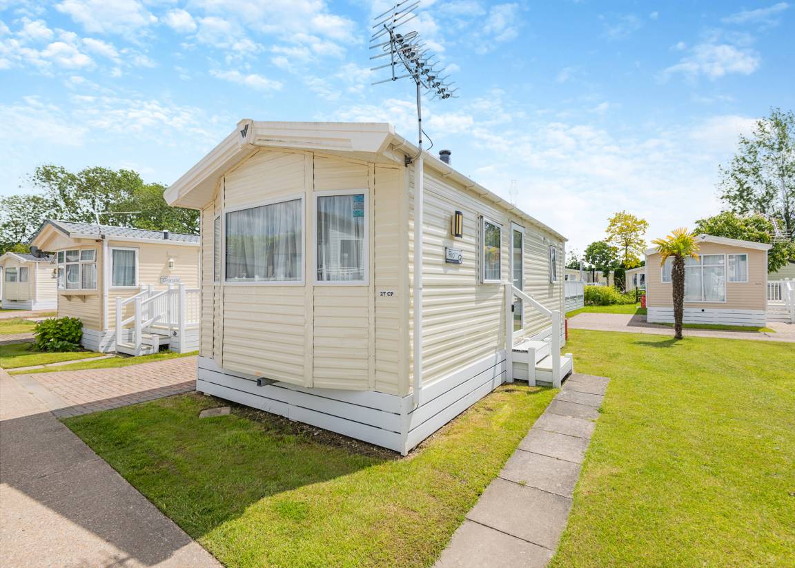 Caravan ∙ 2 Bedrooms ∙ 4 Guests - Westgate-on-Sea