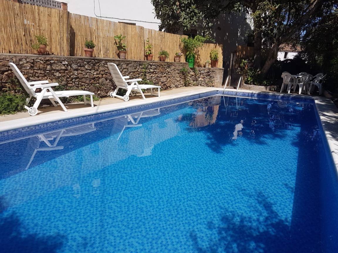 300 M² House ∙ 5 Bedrooms ∙ 16 Guests - Galaroza