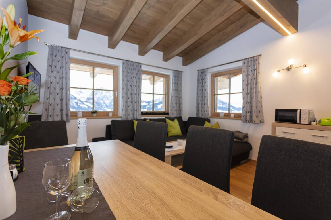 58 M² Ferienwohnung ∙ 2 Schlafzimmer ∙ 6 Gäste - Waidring
