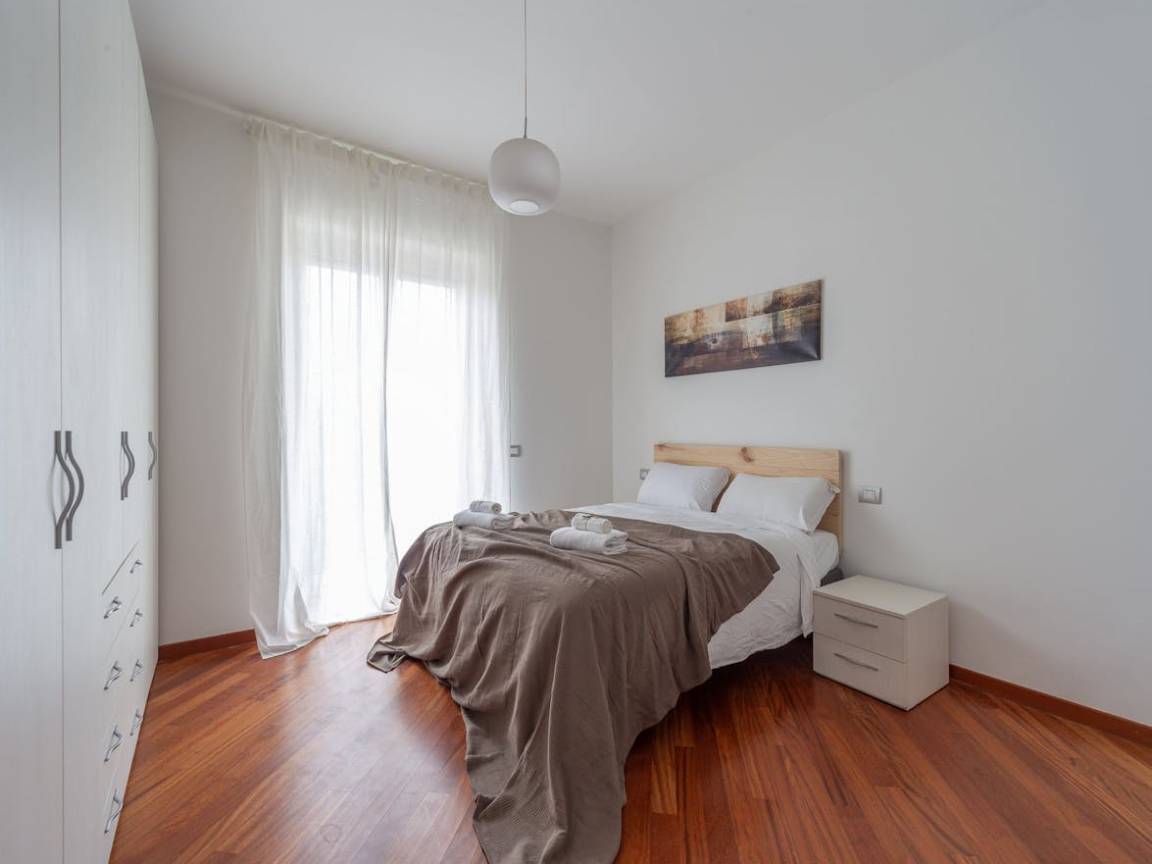 63 M² Ferienwohnung ∙ 2 Schlafzimmer ∙ 5 Gäste - Monza
