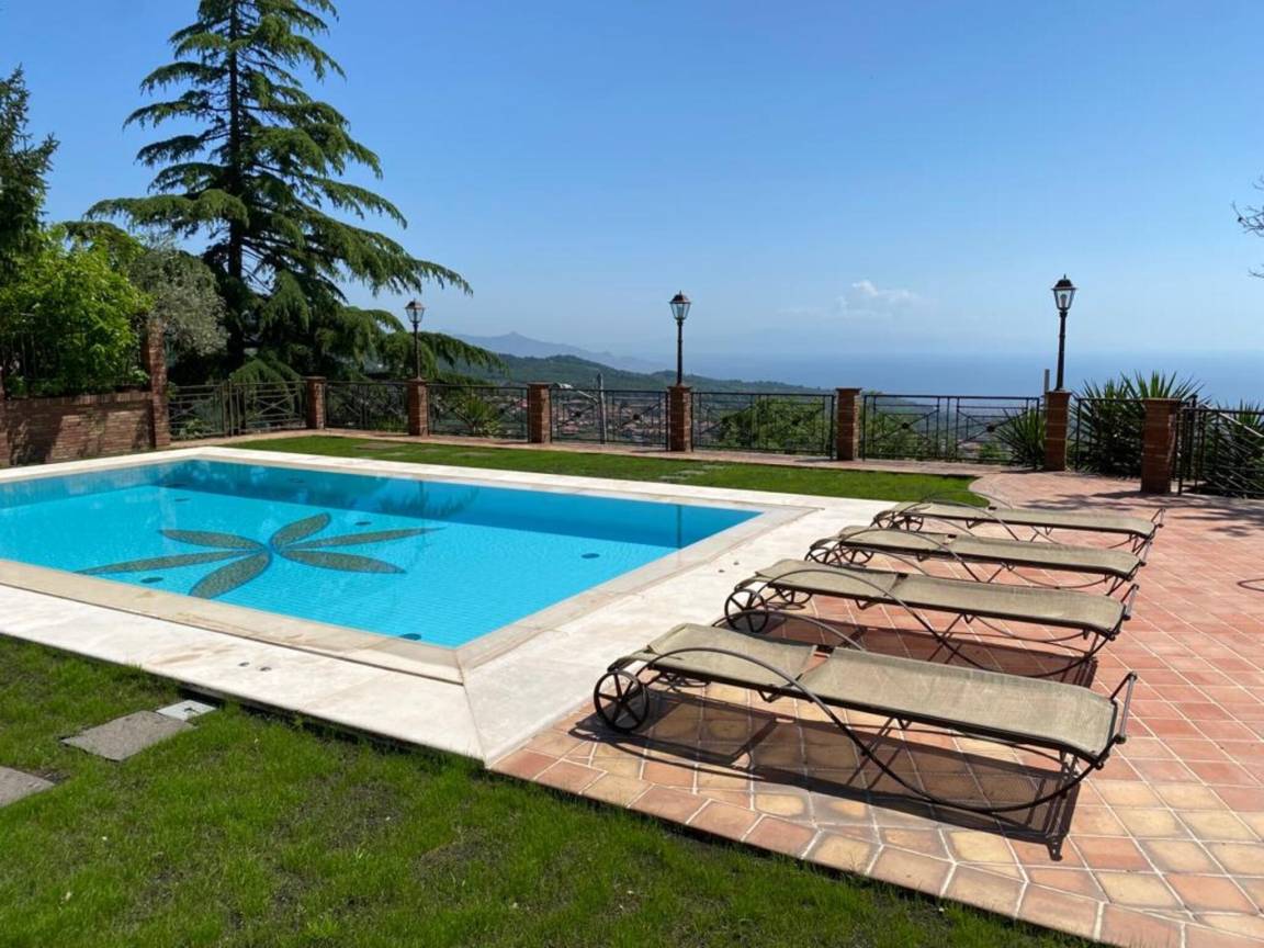 300 M² Villa ∙ 5 Habitaciones ∙ 12 Huéspedes - Zafferana Etnea