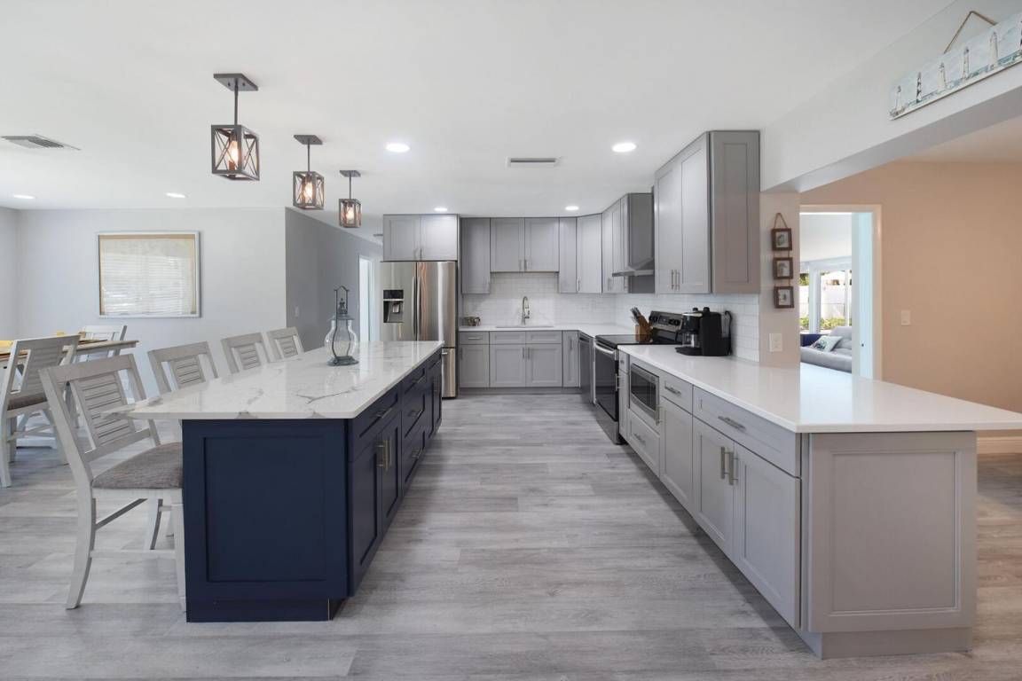 223 M² Apartment ∙ 5 Bedrooms ∙ 10 Guests - Lake Worth, FL