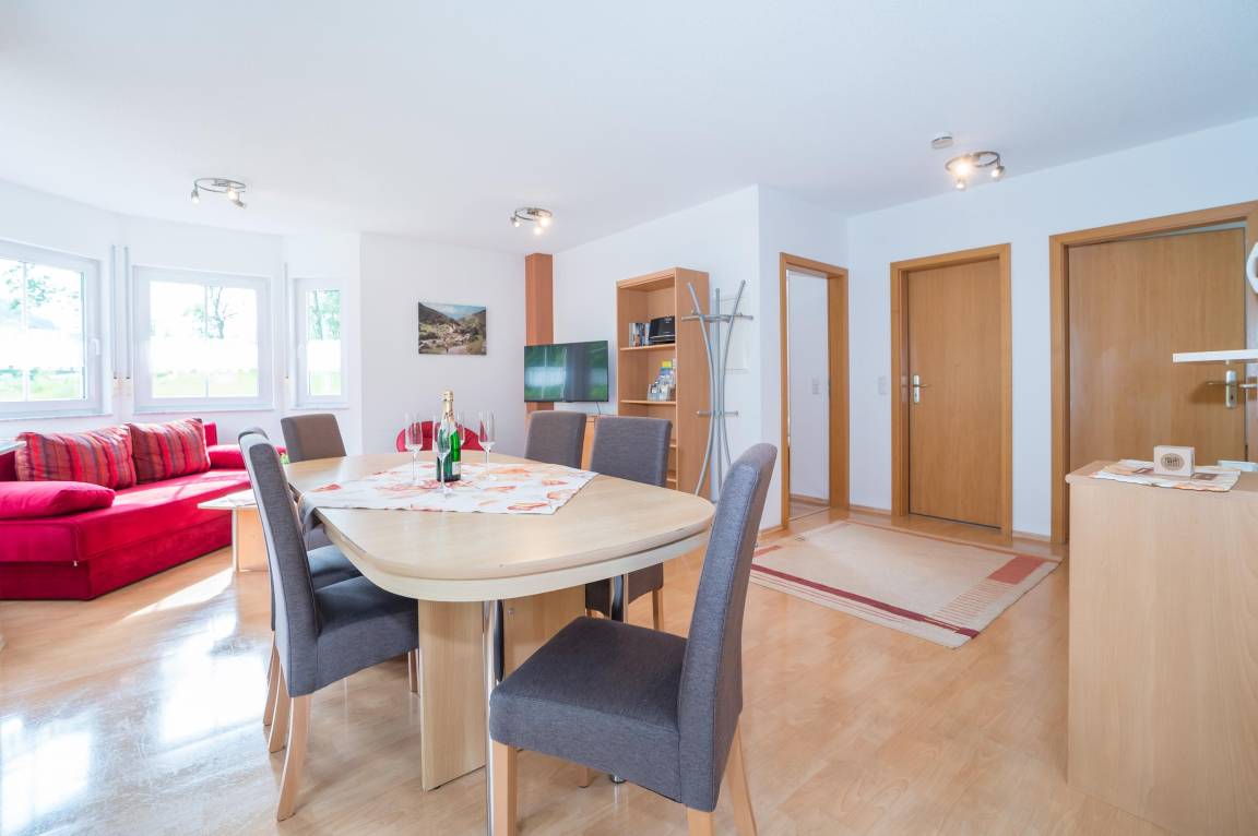 75 M² Ferienwohnung ∙ 2 Schlafzimmer ∙ 4 Gäste - Silbertal