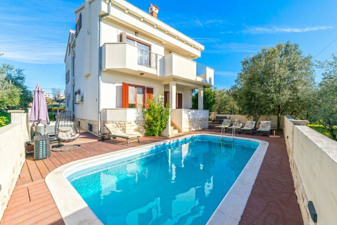 380 M² Villa ∙ 5 Makuuhuonetta ∙ 10 Vierasta - Sveti Filip i Jakov