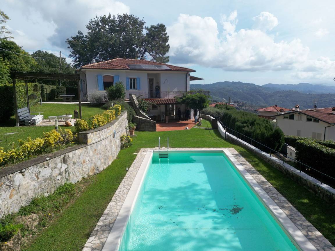 240 M² Villa Vacanza ∙ 4 Camere Da Letto ∙ 8 Ospiti - Pietrasanta