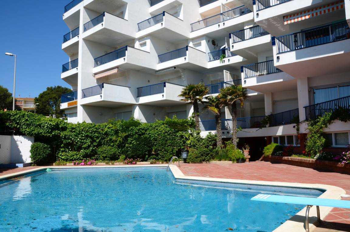 80 M² Apartamento ∙ 3 Habitaciones ∙ 6 Huéspedes - La Escala