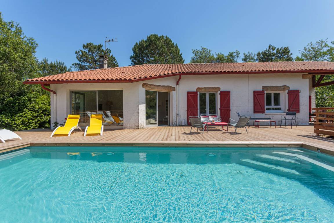 160 M² House ∙ 4 Bedrooms ∙ 8 Guests - Bidart