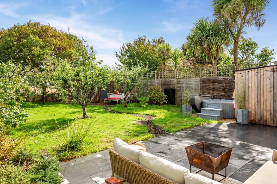 Cottage ∙ 3 Bedrooms ∙ 6 Guests - Lymington