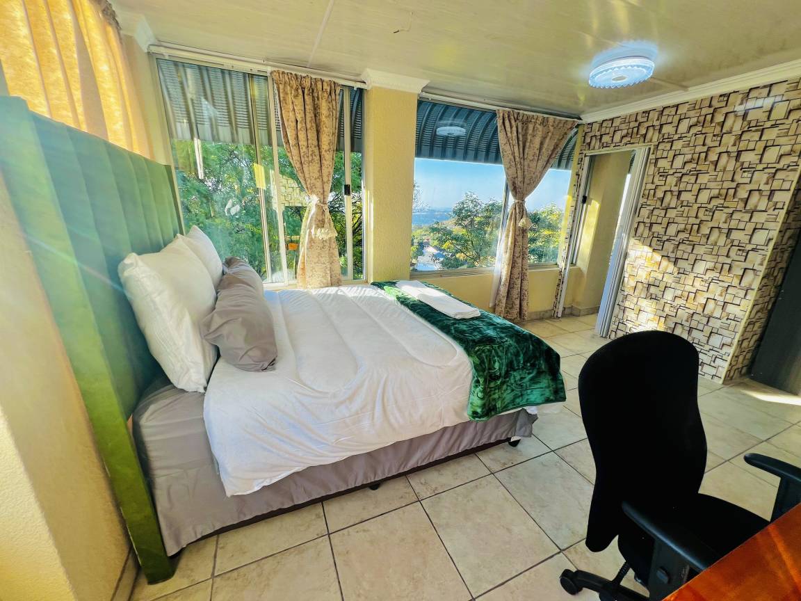 250 M² Private Room ∙ 1 Bedroom ∙ 2 Guests - Krugersdorp