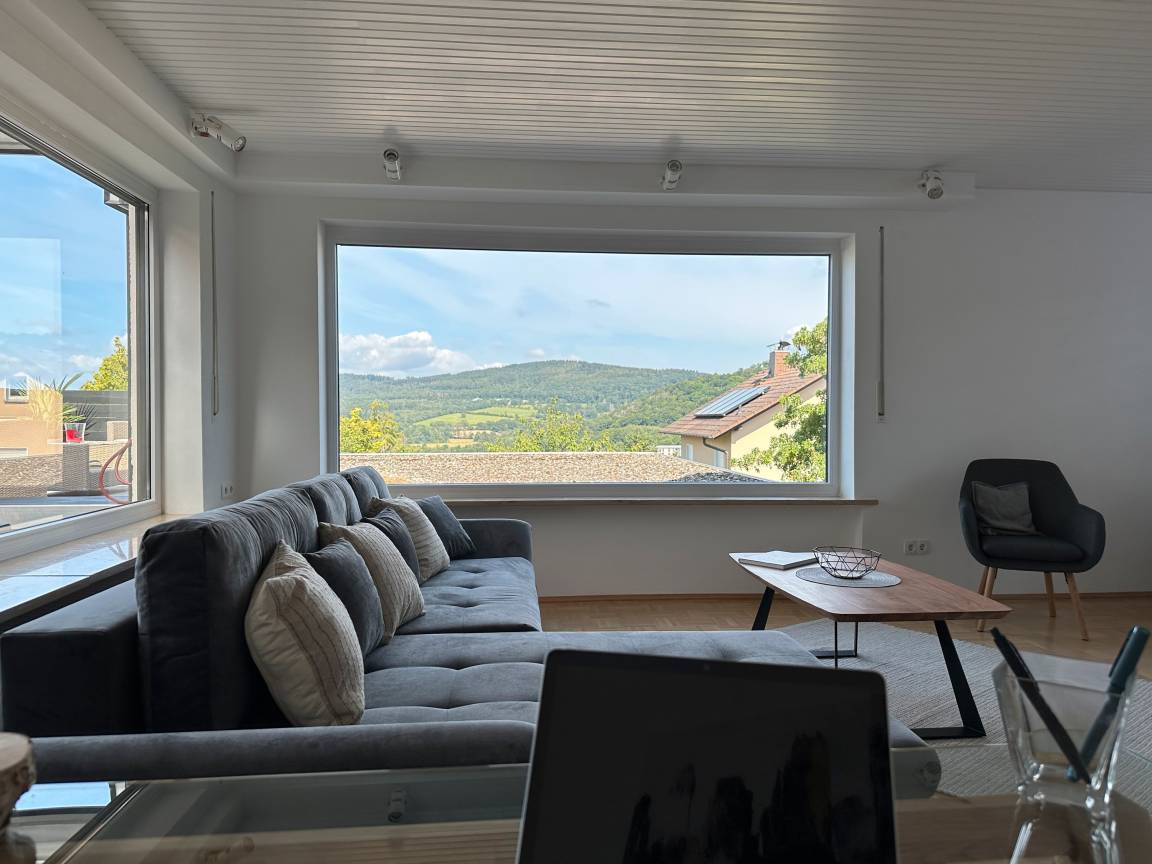 143 M² Ferienwohnung ∙ 2 Schlafzimmer ∙ 6 Gäste - Kelkheim (Taunus)