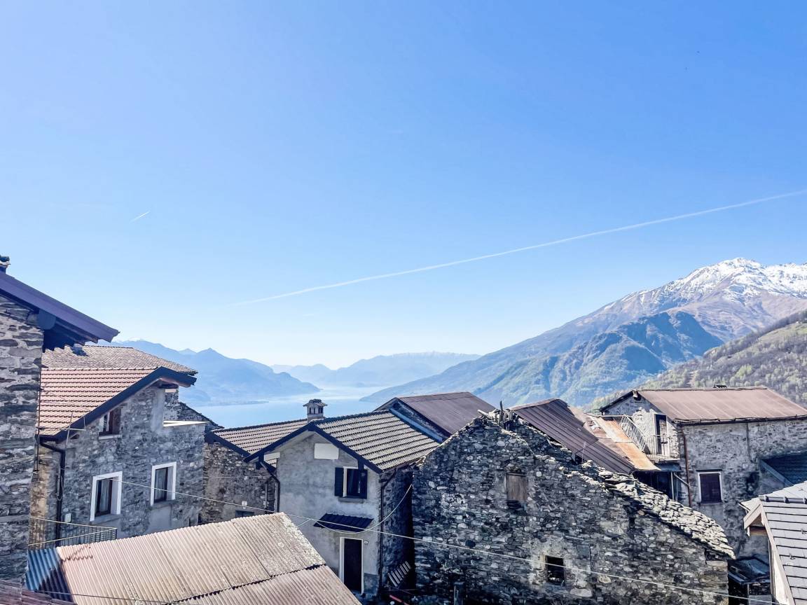 60 M² Ferienwohnung ∙ 2 Schlafzimmer ∙ 4 Gäste - Domaso