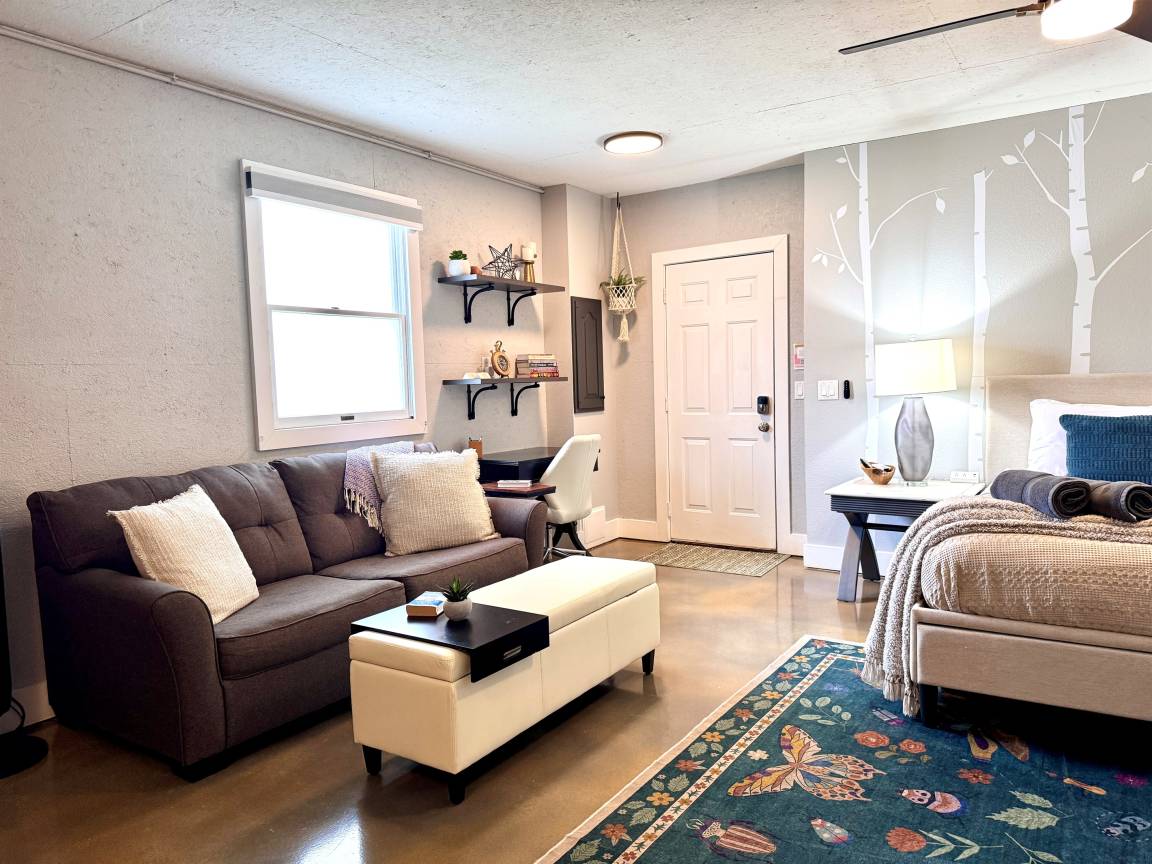 32 M² Studio Flat ∙ 1 Bedroom ∙ 4 Guests - Miller Park Zoo, Bloomington