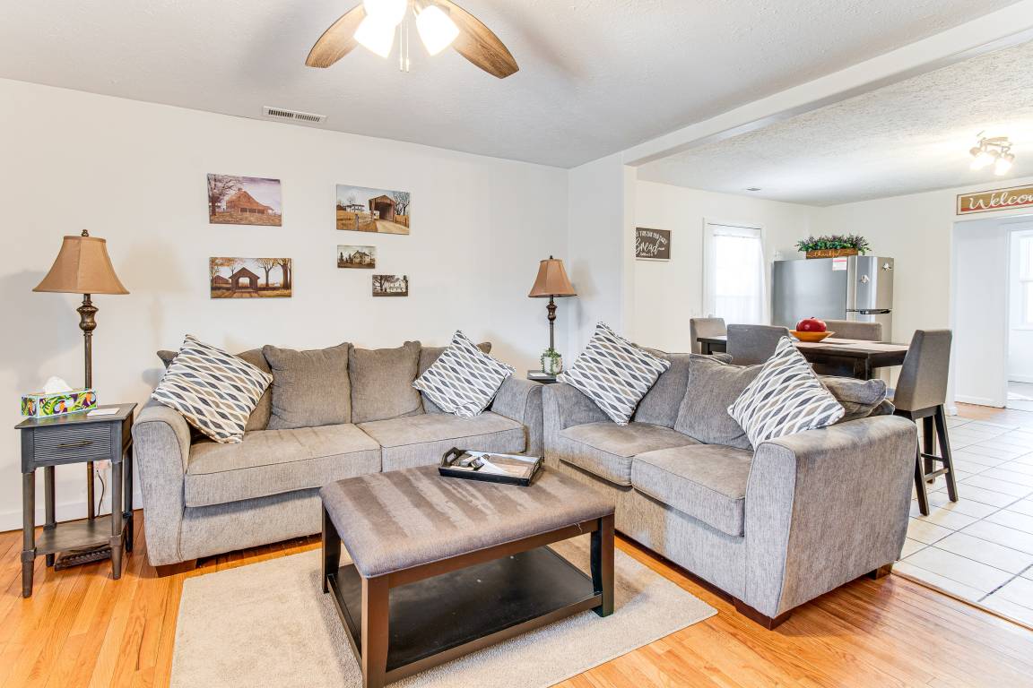 111 M² Ferienhaus ∙ 3 Schlafzimmer ∙ 7 Gäste - Illinois