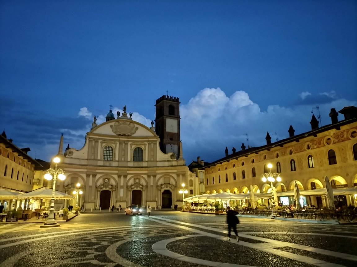 110 M² Appartement ∙ 2 Chambres ∙ 4 Personnes - Vigevano