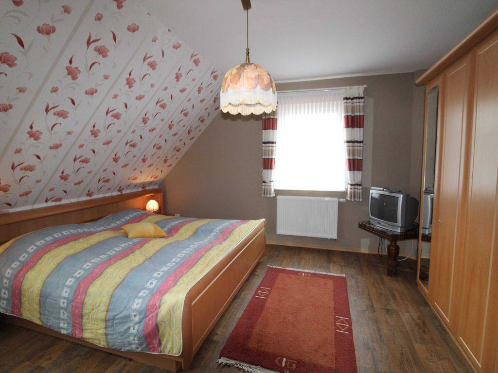 120 M² Ferienwohnung ∙ 3 Schlafzimmer ∙ 6 Gäste - Rhauderfehn