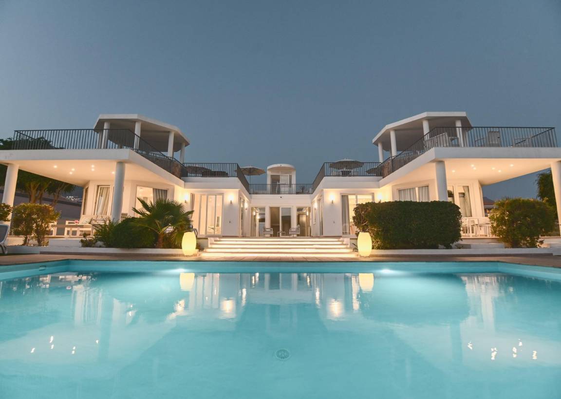 300 M² House ∙ 8 Bedrooms ∙ 26 Guests - Canary Islands
