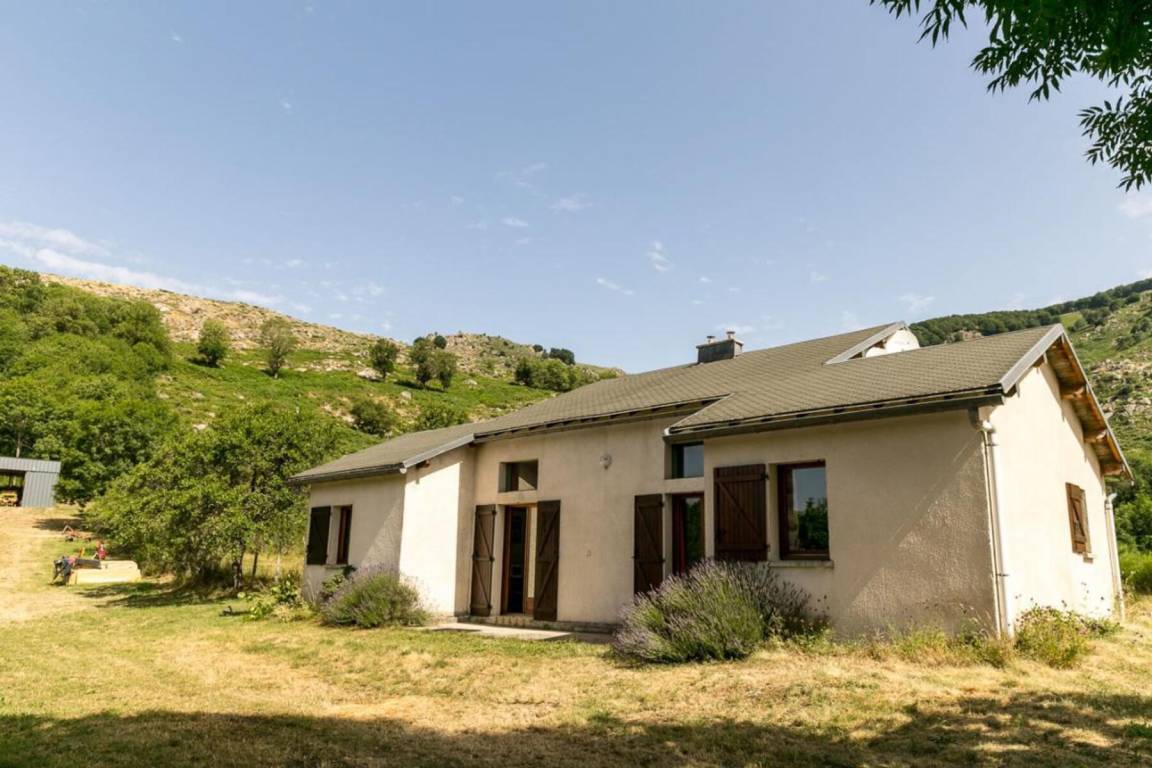 69 M² Maison De Vacances ∙ 3 Chambres ∙ 5 Personnes - Saint-Sauveur-Camprieu