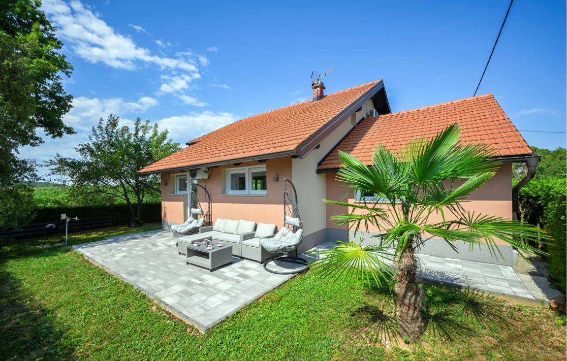 120 M² Ferienhaus ∙ 2 Schlafzimmer ∙ 4 Gäste - Karlovac