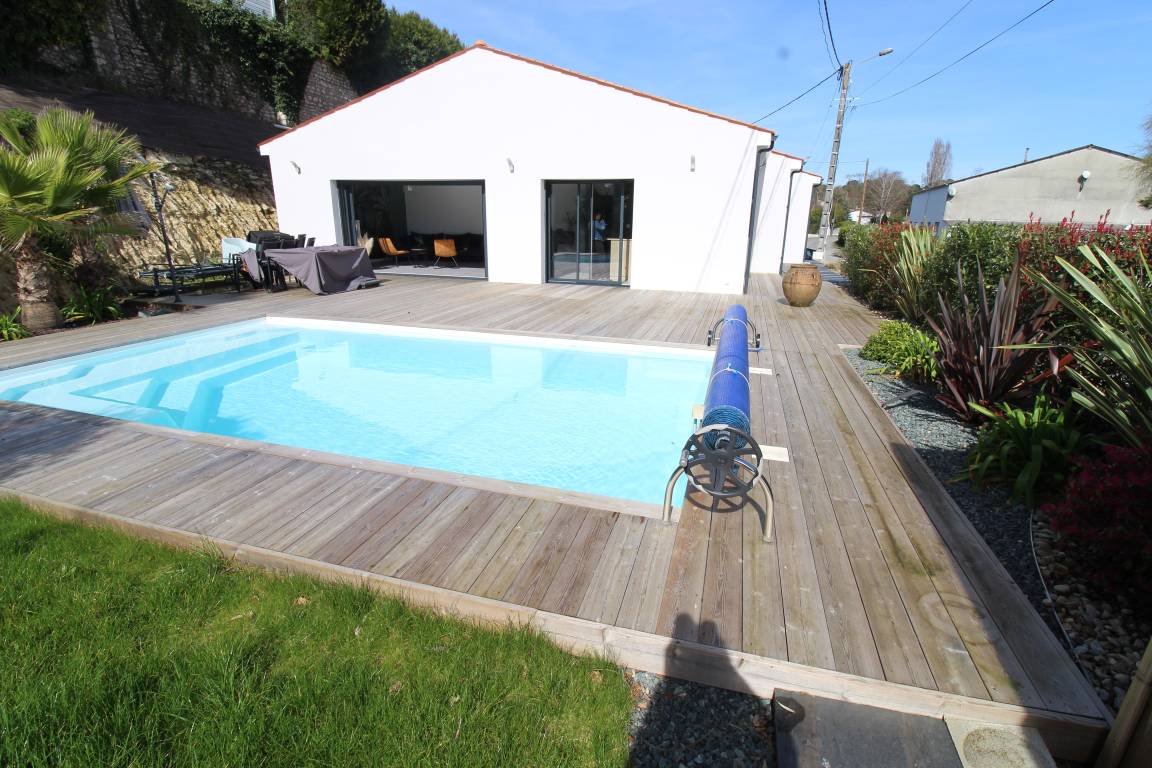 Talo ∙ 3 Makuuhuonetta ∙ 6 Vierasta - Royan