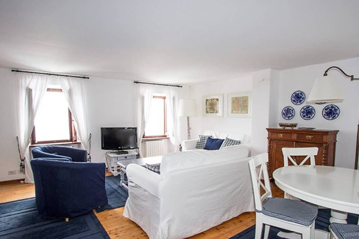 120 M² Appartement ∙ 2 Chambres ∙ 6 Personnes - Luino