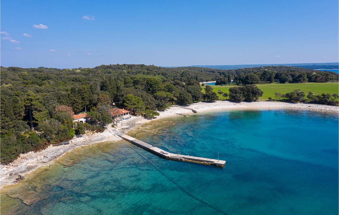 350 M² Maison De Vacances ∙ 3 Chambres ∙ 6 Personnes - Pula