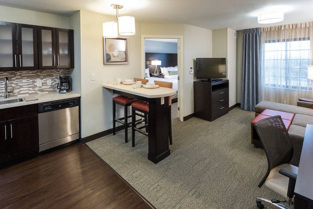 Condo ∙ 1 Bedroom ∙ 4 Guests - Omaha, NE