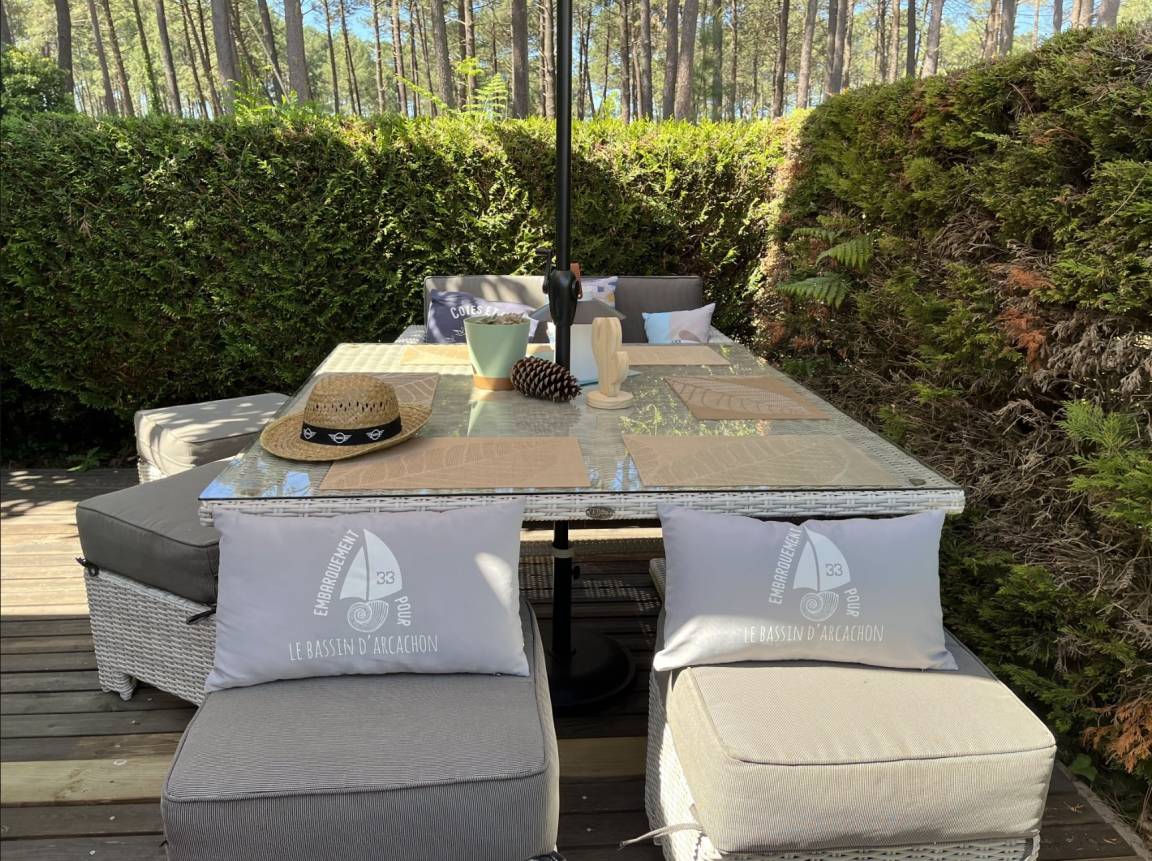 25 M² Bungalow ∙ 3 Habitaciones ∙ 6 Huéspedes - Biganos