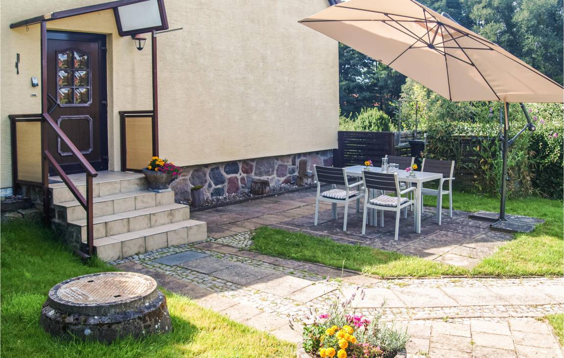 100 M² Ferienhaus ∙ 2 Schlafzimmer ∙ 4 Gäste - Burg Stargard