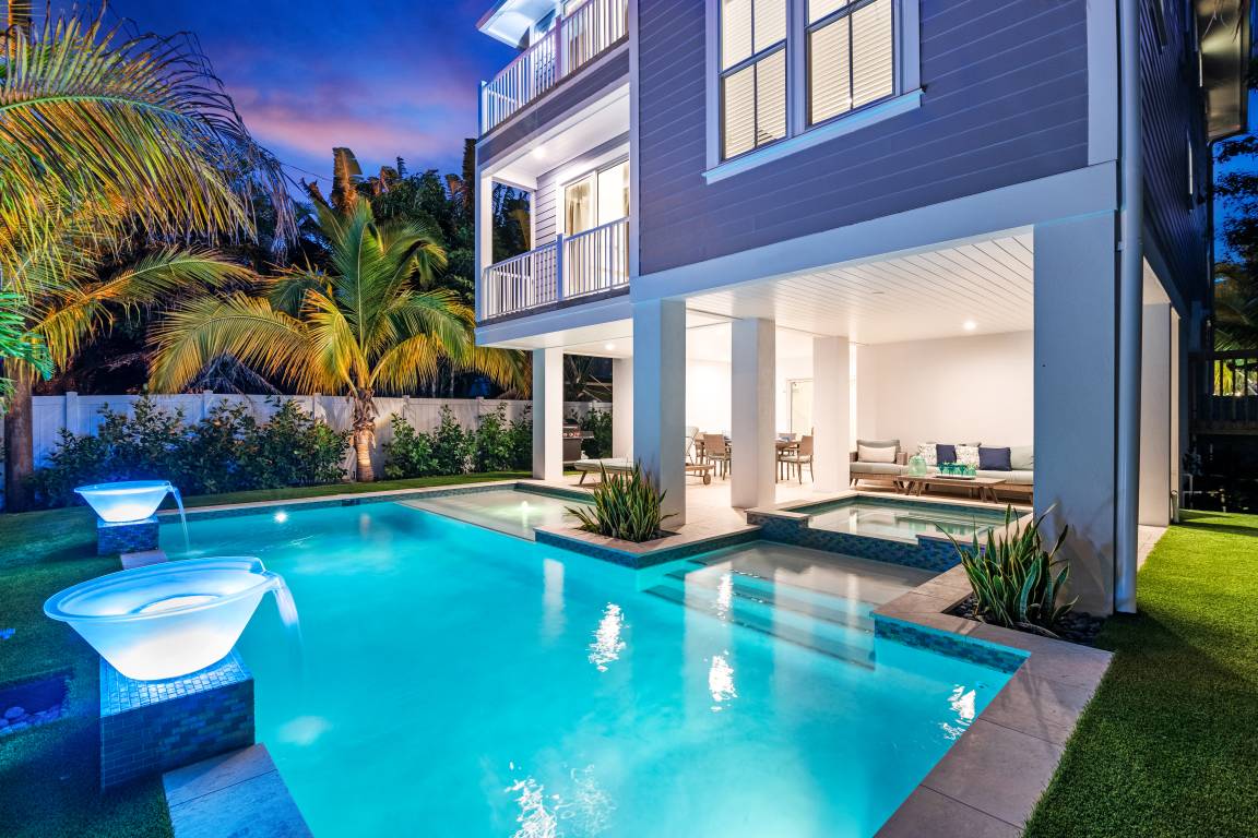 290 M² House ∙ 7 Bedrooms ∙ 16 Guests - Bradenton Beach, FL