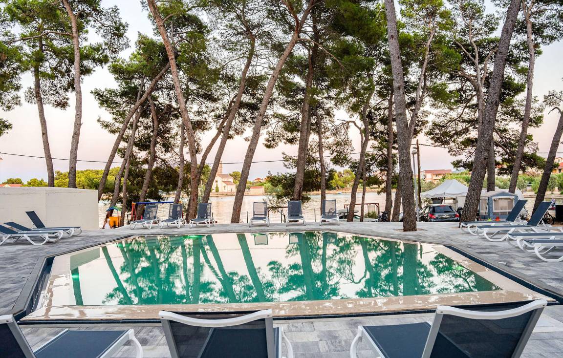 35 M² Camping-unterkunft ∙ 2 Schlafzimmer ∙ 5 Gäste - Kroatien