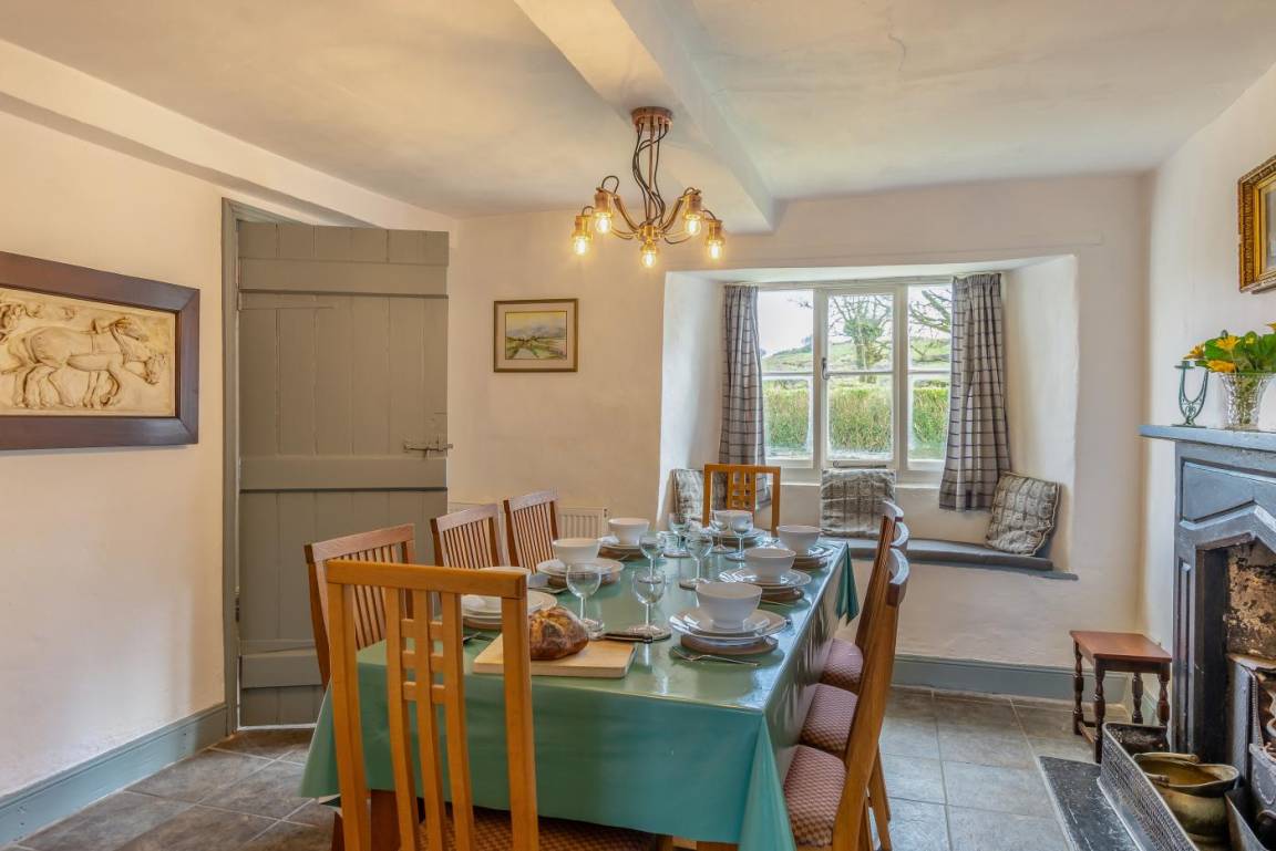 Cottage ∙ 3 Bedrooms ∙ 7 Guests - Bowness-on-Windermere