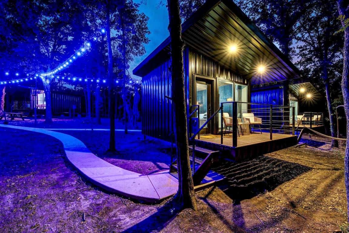 House ∙ 4 Bedrooms ∙ 8 Guests - Decatur, TX
