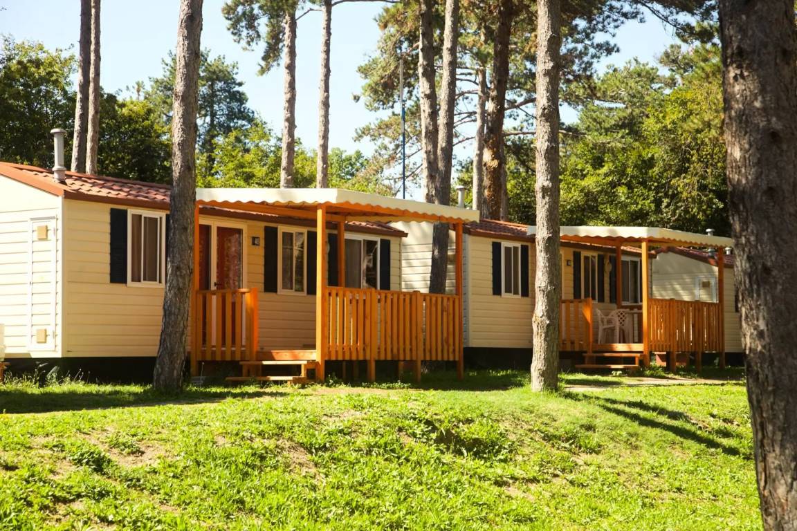 24 M² Camper/roulotte ∙ 2 Camere Da Letto ∙ 4 Ospiti - Trieste