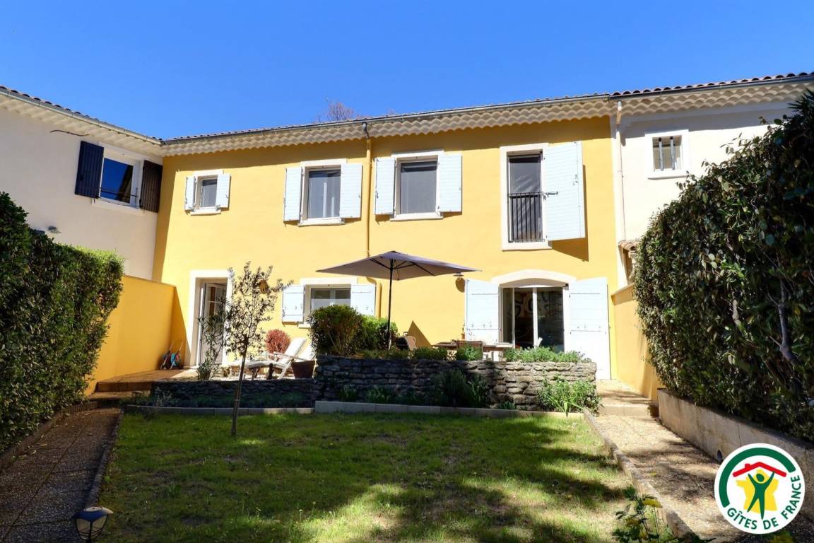 84 M² Gîte ∙ 2 Chambres ∙ 4 Personnes - Grignan