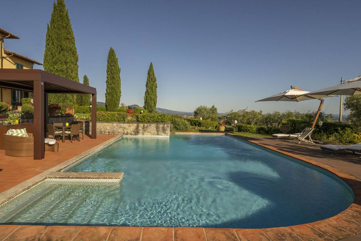 1200 M² Villa ∙ 5 Schlafzimmer ∙ 14 Gäste - Montecatini Terme
