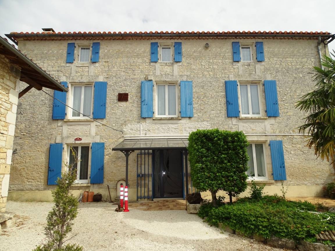 194 M² Casa ∙ 6 Habitaciones ∙ 15 Huéspedes - Charente