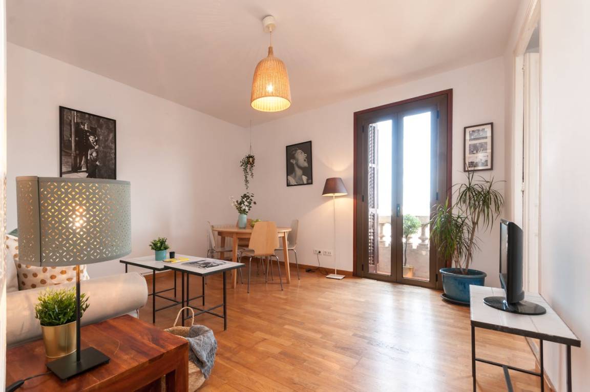 85 M² Appartement ∙ 3 Slaapkamers ∙ 5 Gasten - Badalona