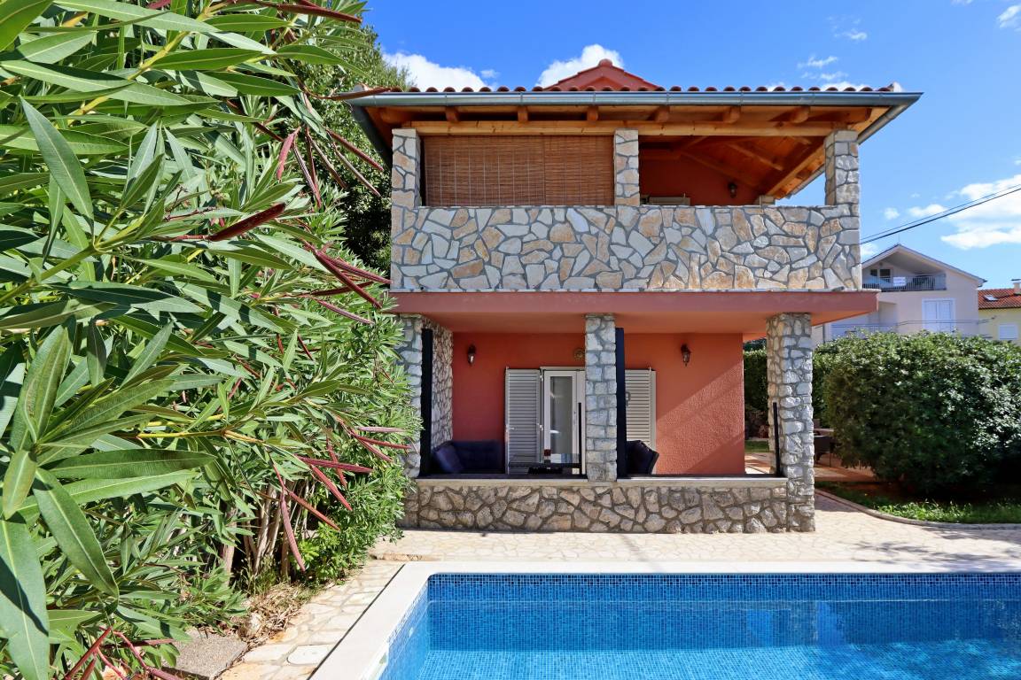 88 M² House ∙ 3 Bedrooms ∙ 5 Guests - Malinska