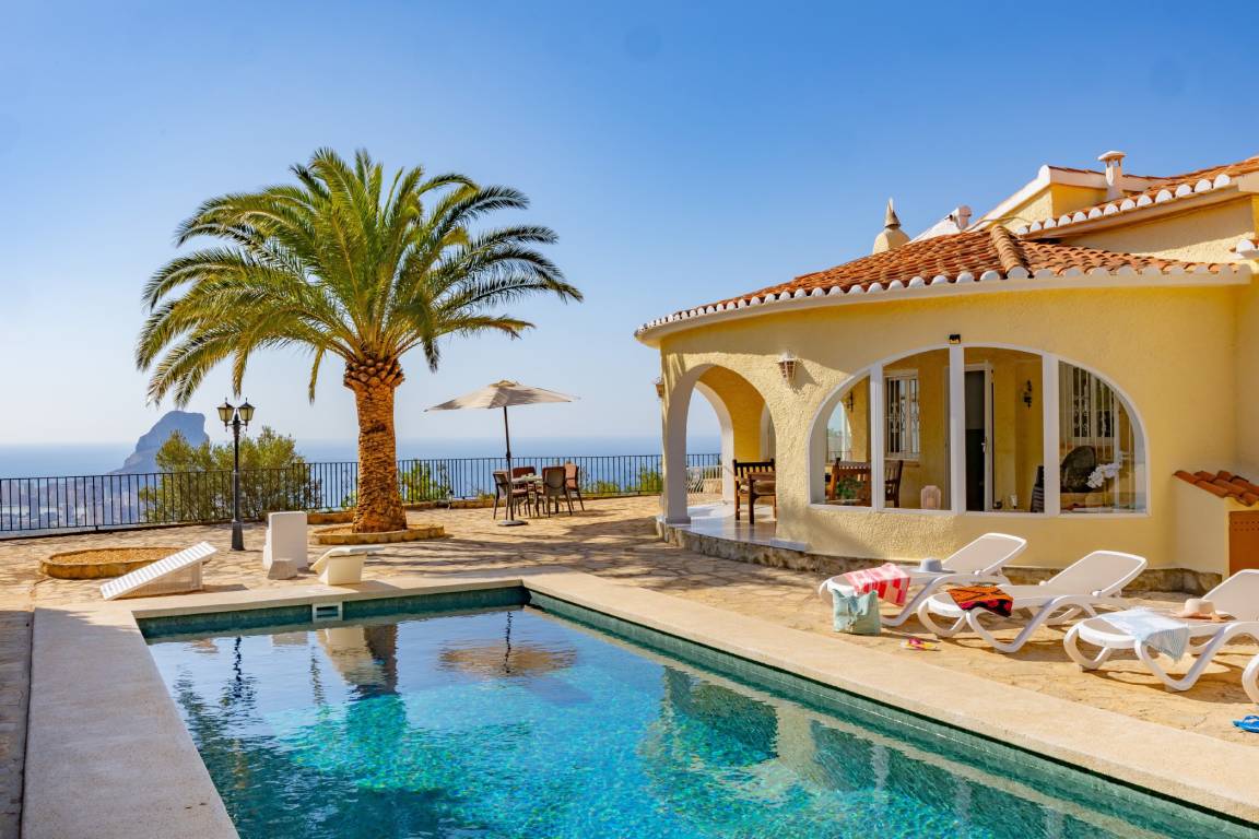 150 M² Villa ∙ 3 Bedrooms ∙ 8 Guests - Altea