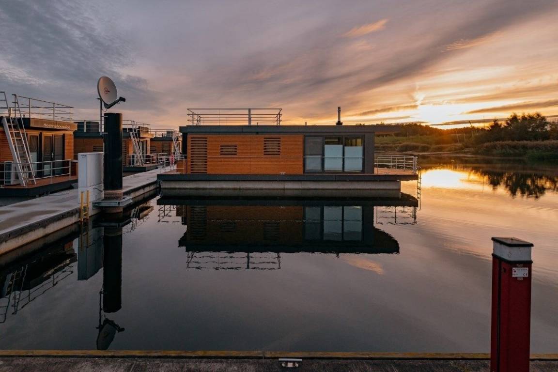 45 M² Hausboot ∙ 2 Schlafzimmer ∙ 6 Gäste - Sachsen