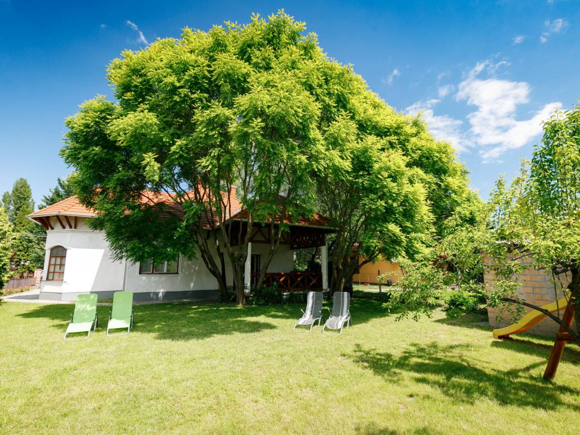 180 M² Huis ∙ 5 Slaapkamers ∙ 12 Gasten - Balatonmeer