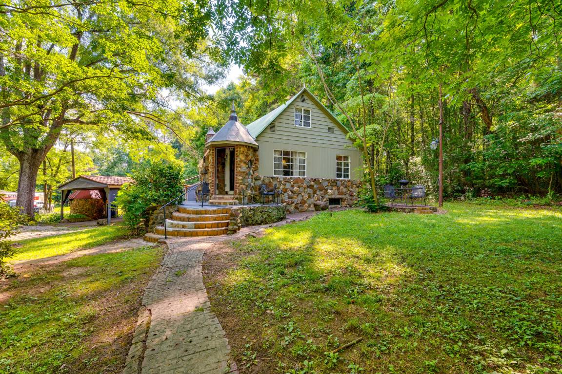 120 M² Cottage ∙ 4 Bedrooms ∙ 8 Guests - Lexington, NC