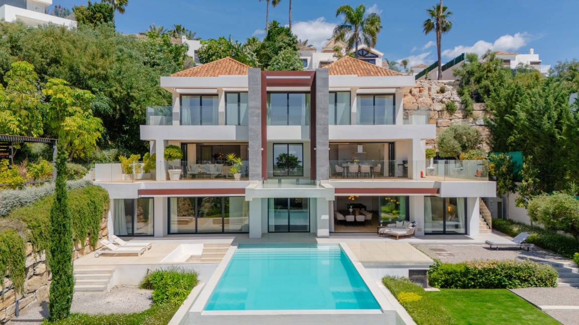 703 M² Villa ∙ 5 Bedrooms ∙ 10 Guests - Benahavís