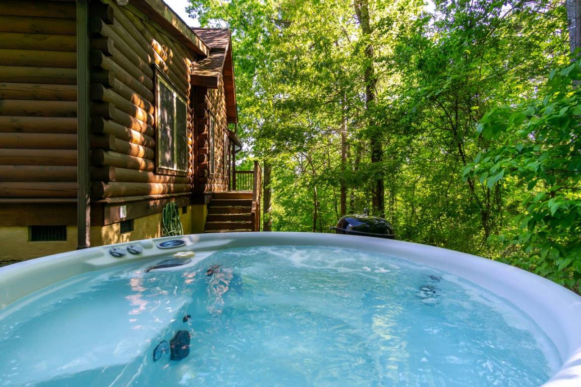 88 M² Cabin ∙ 2 Bedrooms ∙ 4 Guests - Swannanoa, NC
