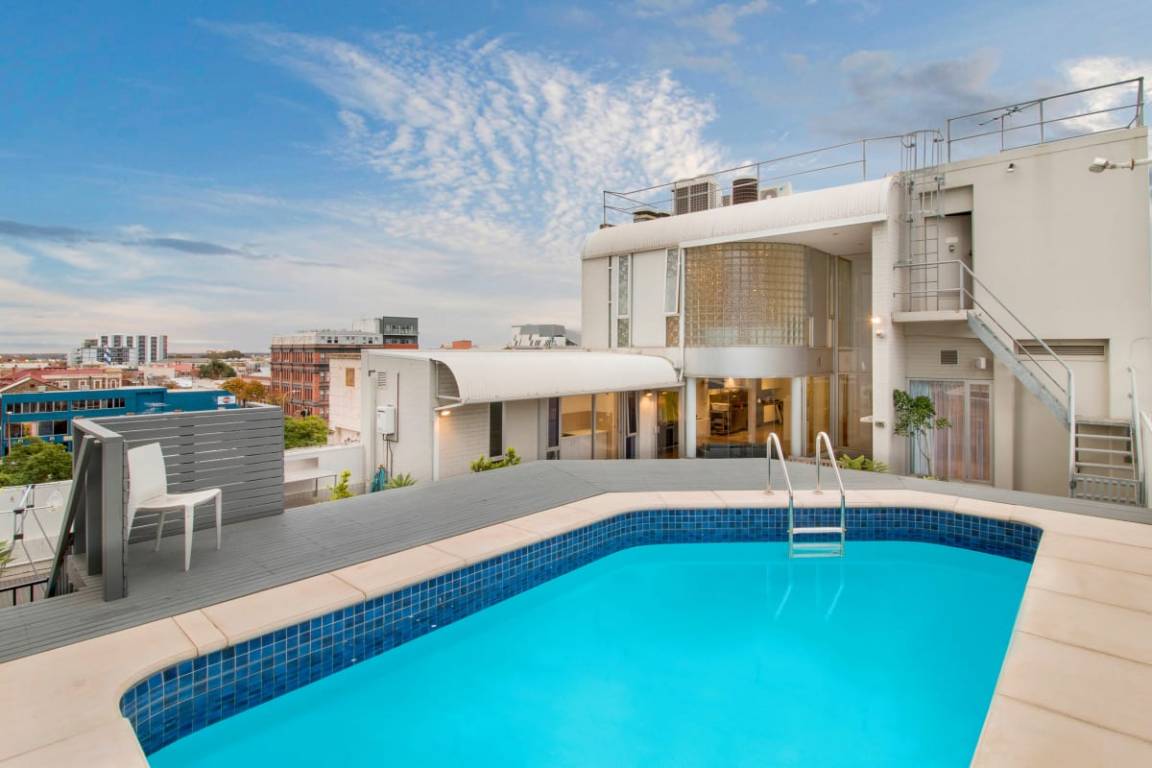 350 M² Apartment ∙ 3 Bedrooms ∙ 8 Guests - Adelaide