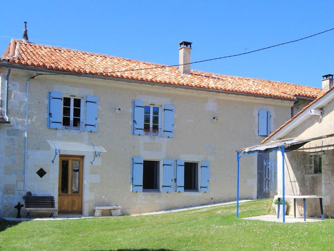139 M² Cottage ∙ 4 Chambres ∙ 8 Personnes - Charente