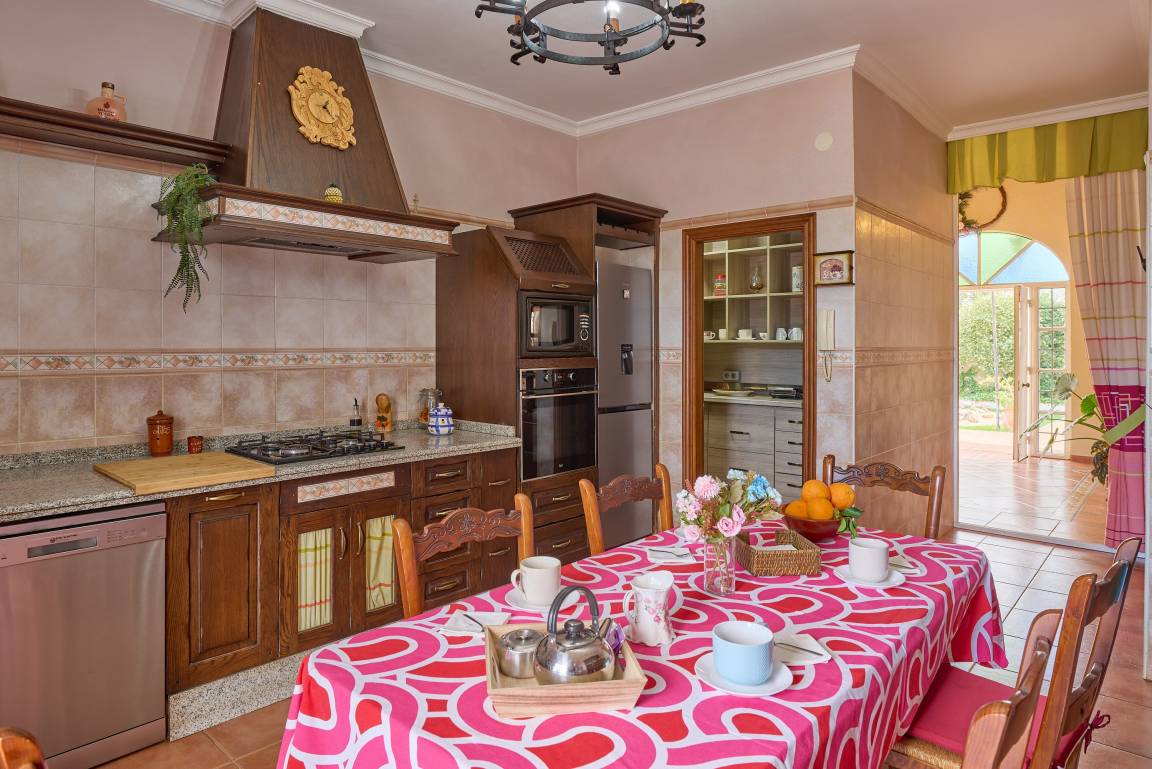 300 M² Casa ∙ 5 Habitaciones ∙ 12 Huéspedes - La Carlota