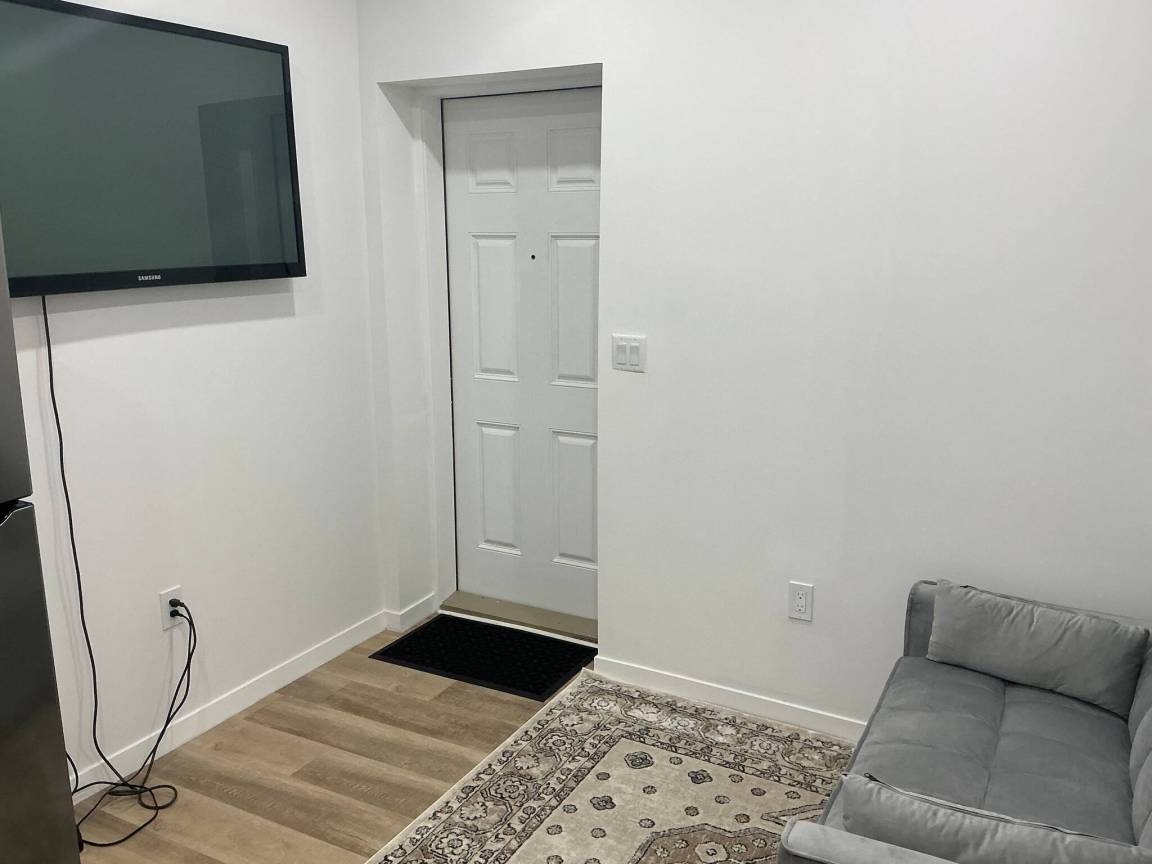 Casa ∙ 1 Habitación ∙ 1 Huésped - Calgary