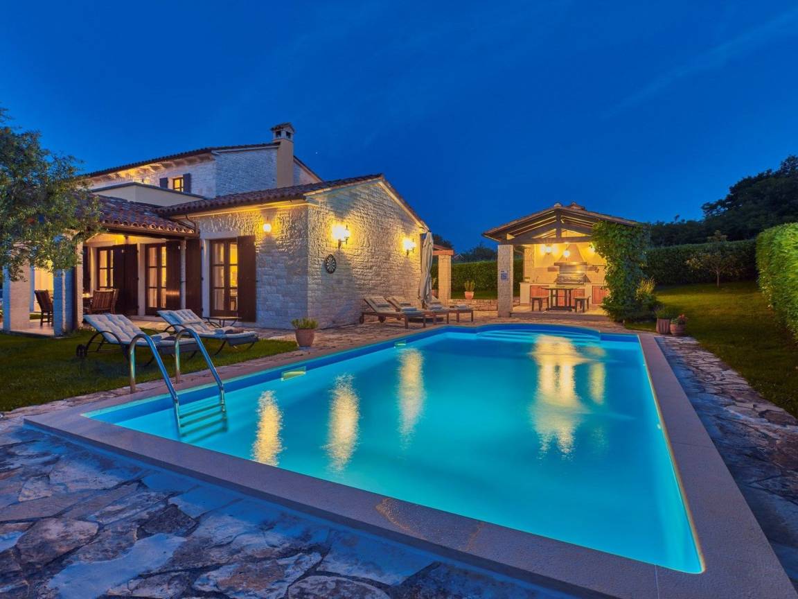 202 M² Casa Vacanza ∙ 4 Camere Da Letto ∙ 8 Ospiti - Montona