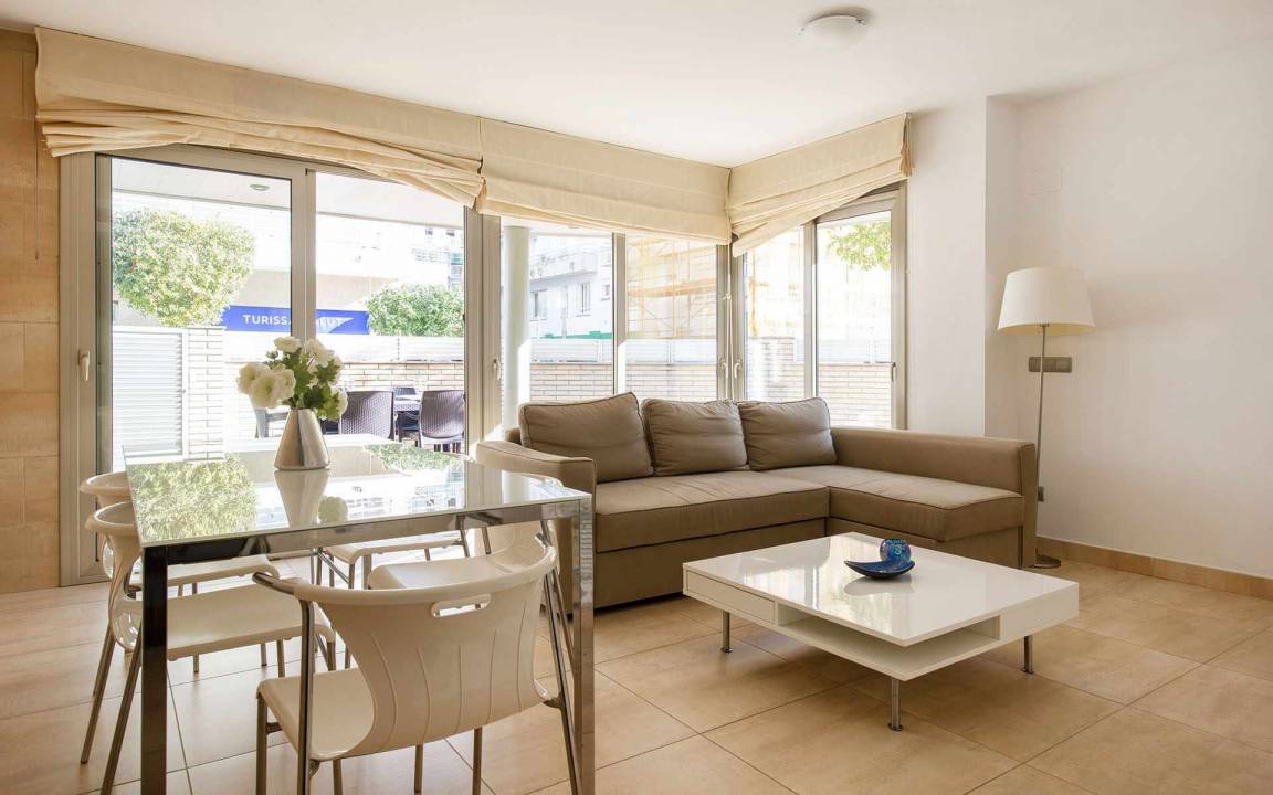 80 M² Apartamento ∙ 2 Habitaciones ∙ 6 Huéspedes - Cala Bona